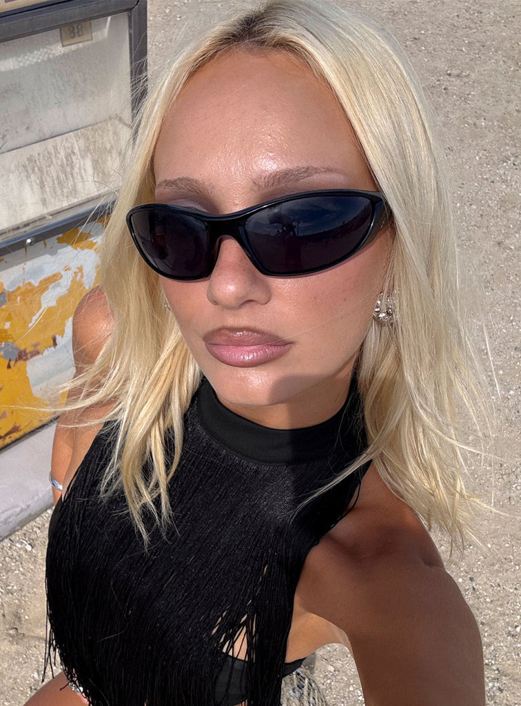 Mora Sunglasses Black | Princess Polly